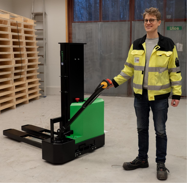 M Self Loader Electric Lifter 600kg Cap-800mm Lift | emoveit